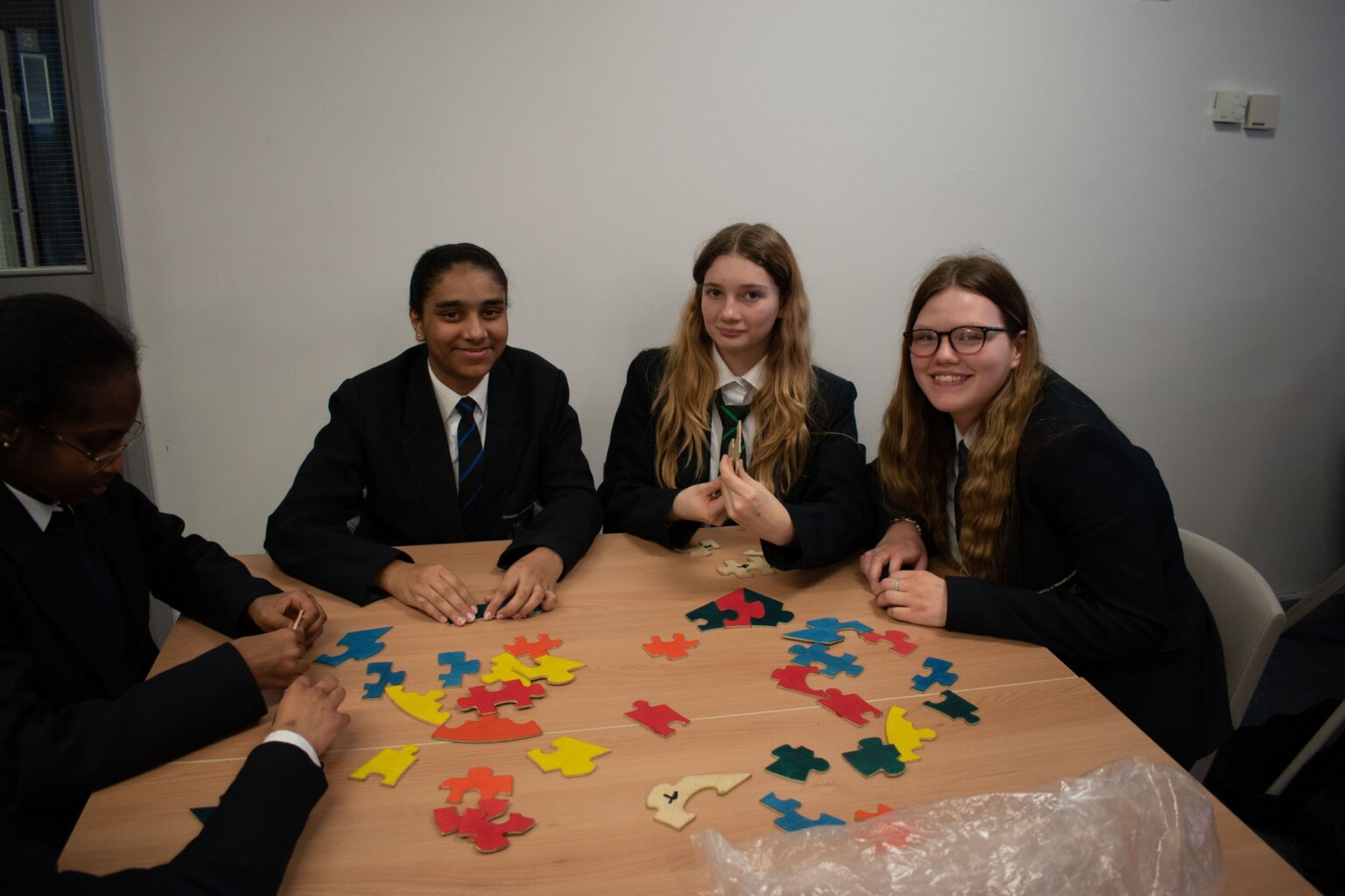 Happy Puzzle Company - Smestow Academy