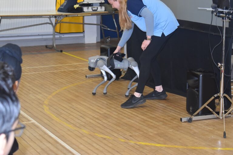 BAE SYSTEMS STEM roadshow in partnership with RAF and the Royal Navy ...